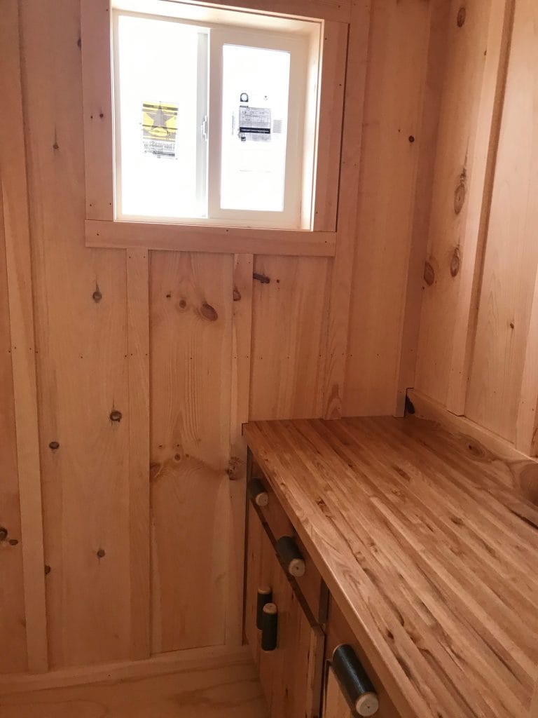 Large View Bathroom Counter - Sheds Quebec | West Quebec Shed Company